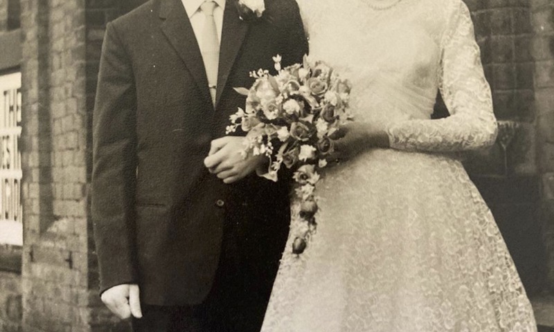 Family of ex-lab inspector seeks information on asbestos-related death.